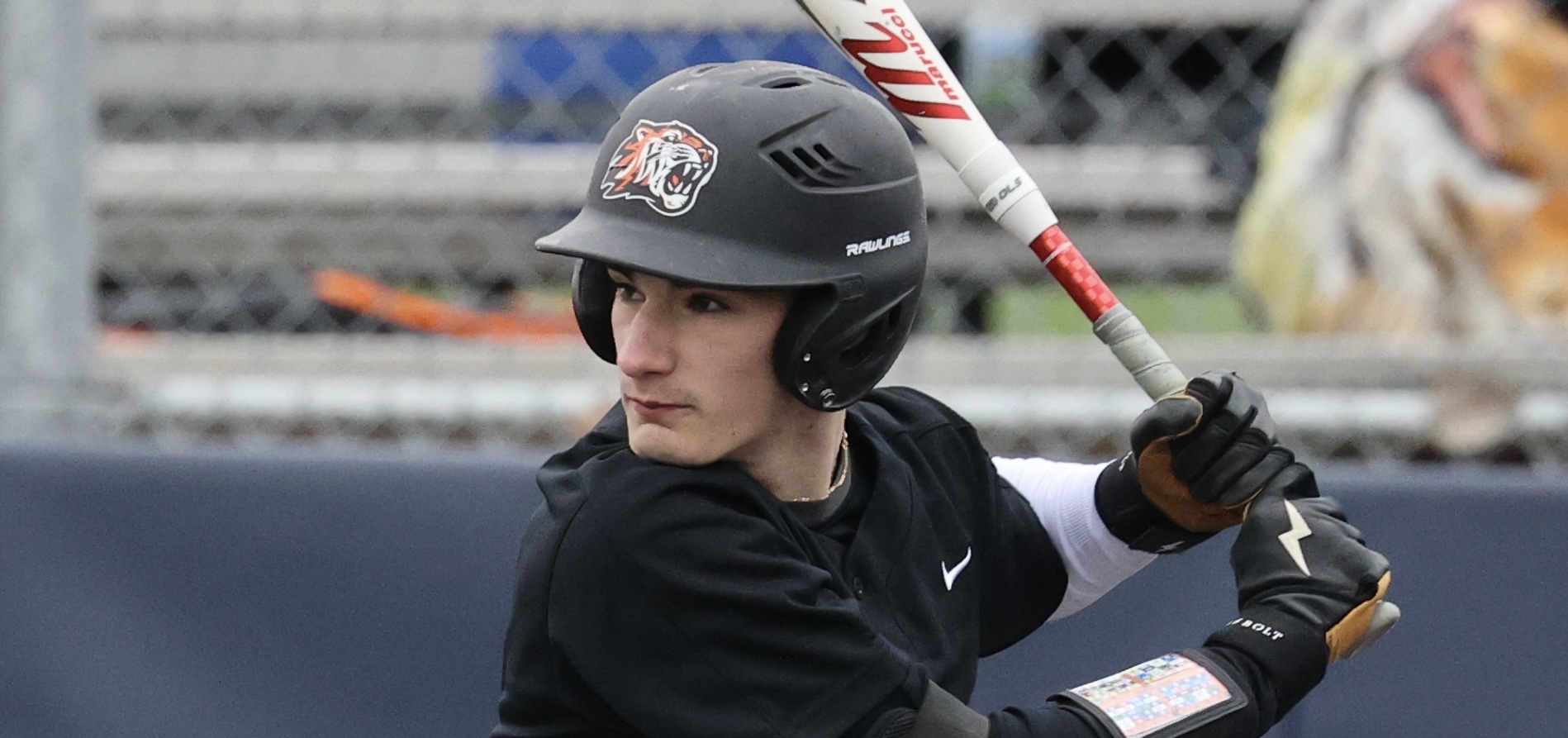 HOWLAND HITS THEIR WAY TO AAC WIN - Your Sports Network