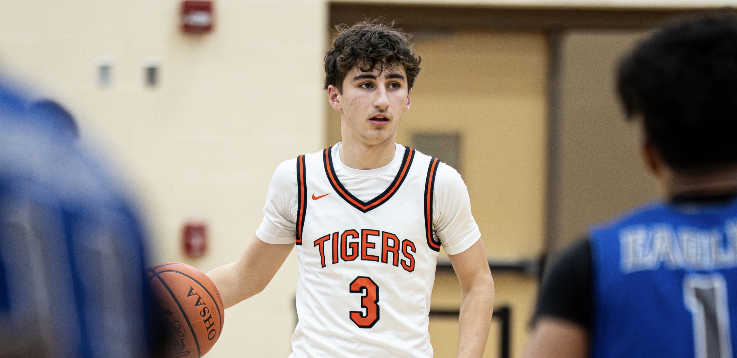 TIGERS STAND TALL AT THE BUZZER - Your Sports Network